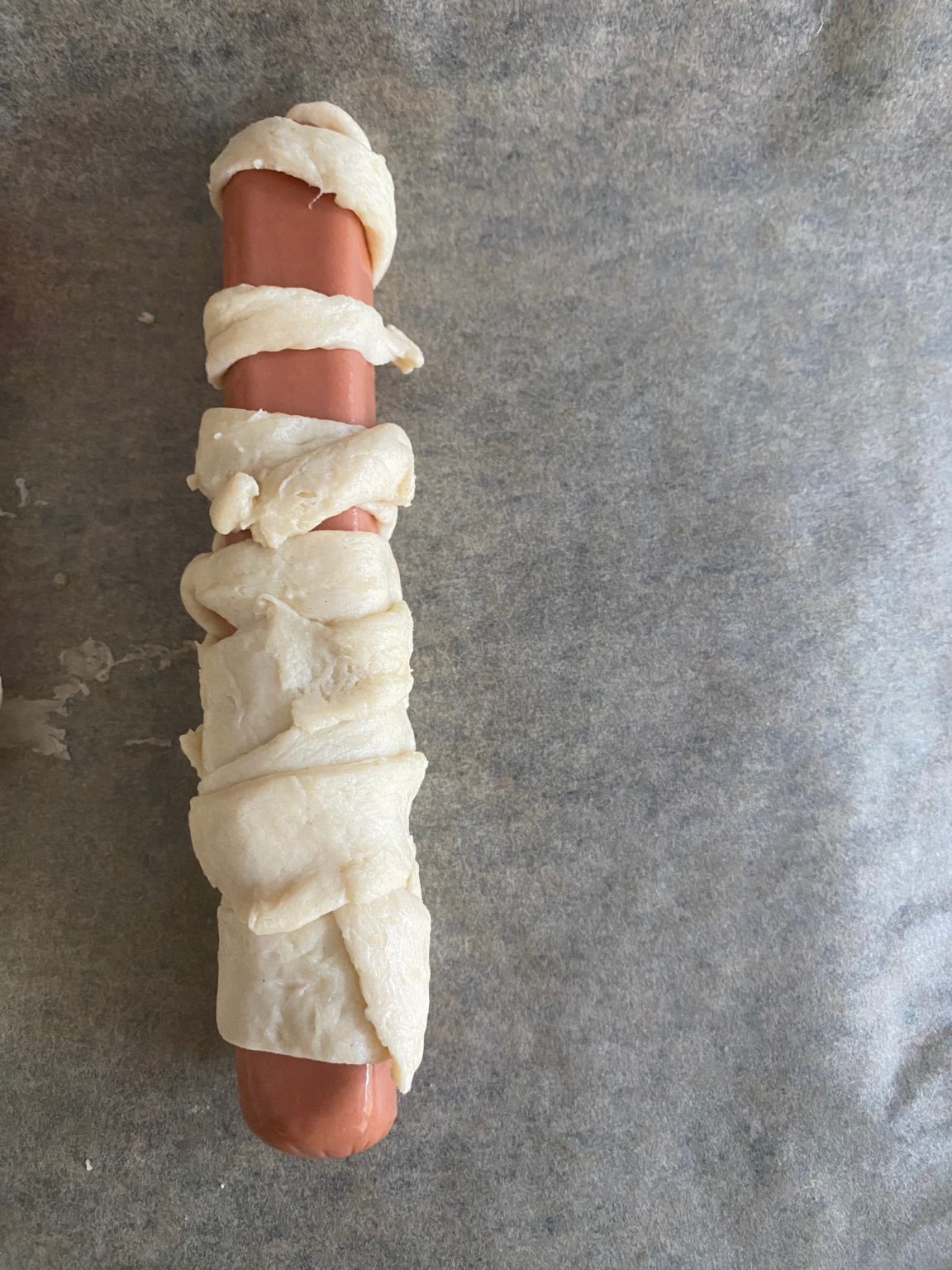 Hot Dog Mummies- A Fun & Fast Halloween Meal! ⋆